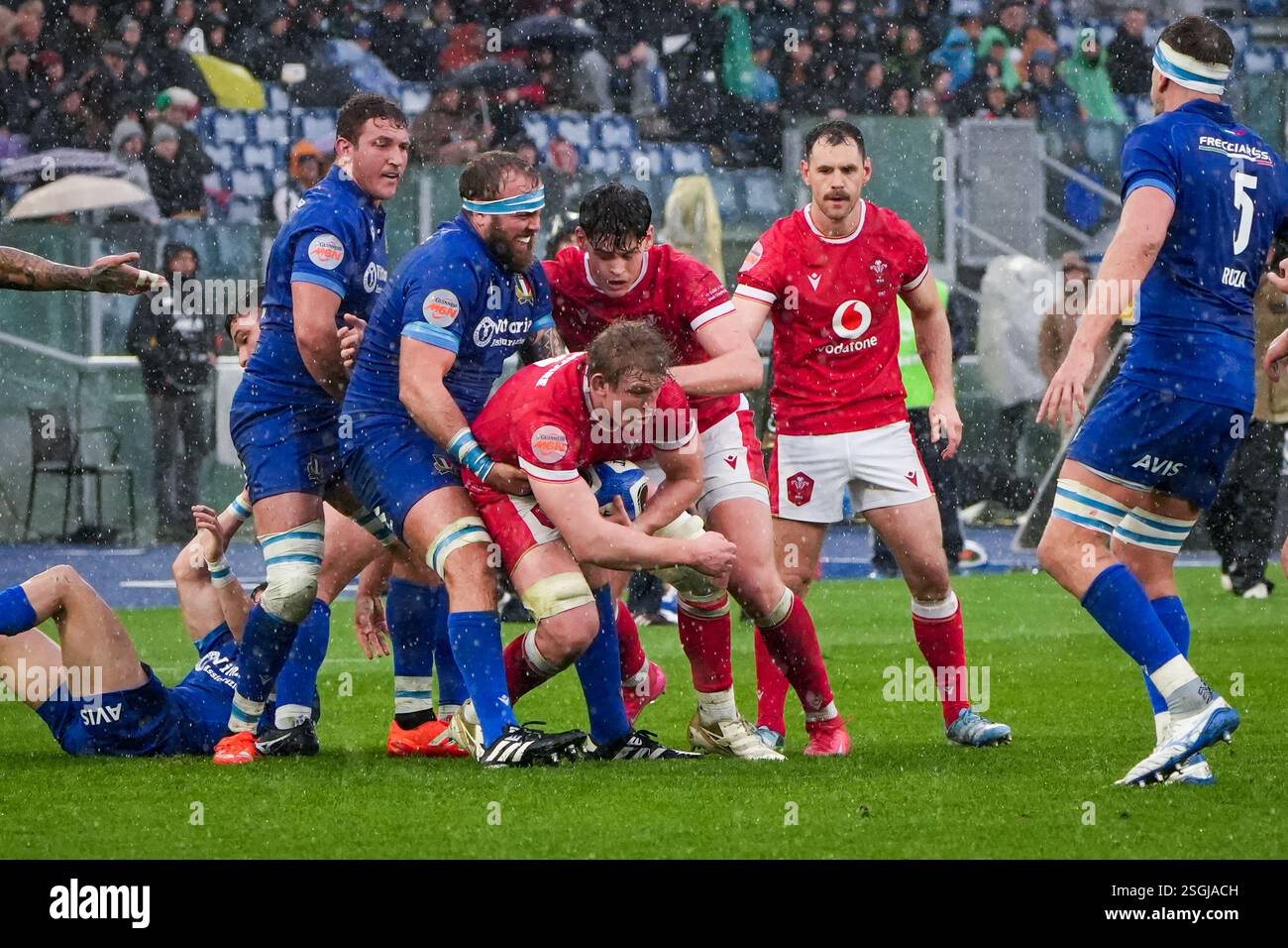 Rome, Italy. 08th Feb, 2025. Niccolo Cannone of Italy and Jac Morgan of ...