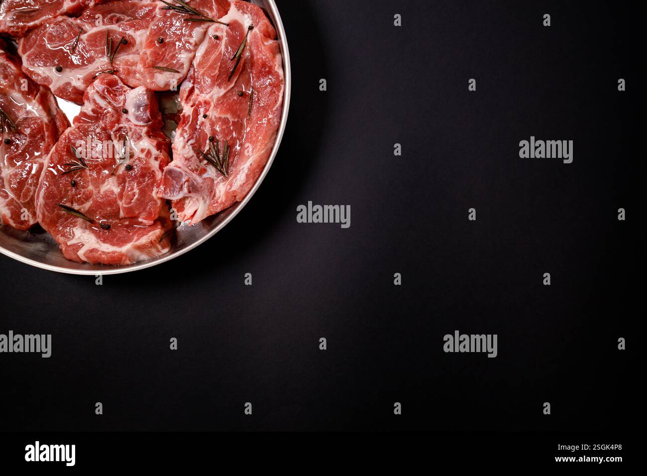 Raw beef cuts arranged hi-res stock photography and images - Alamy