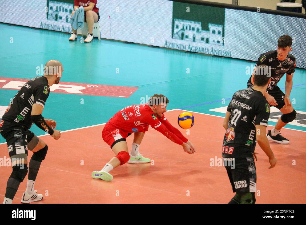Milan, Italy. 09th Feb, 2025. BENJAMIN DIEZ (SONEPAR PADOVA) during ...