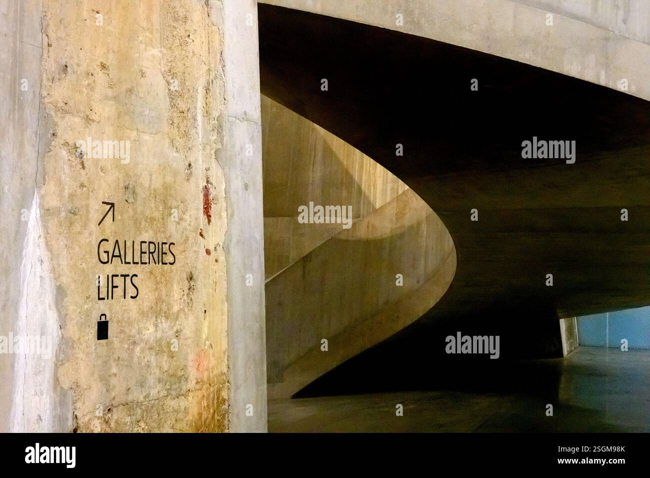 London, UK. Tate Modern gallery, concrete staircase inside Stock Photo ...