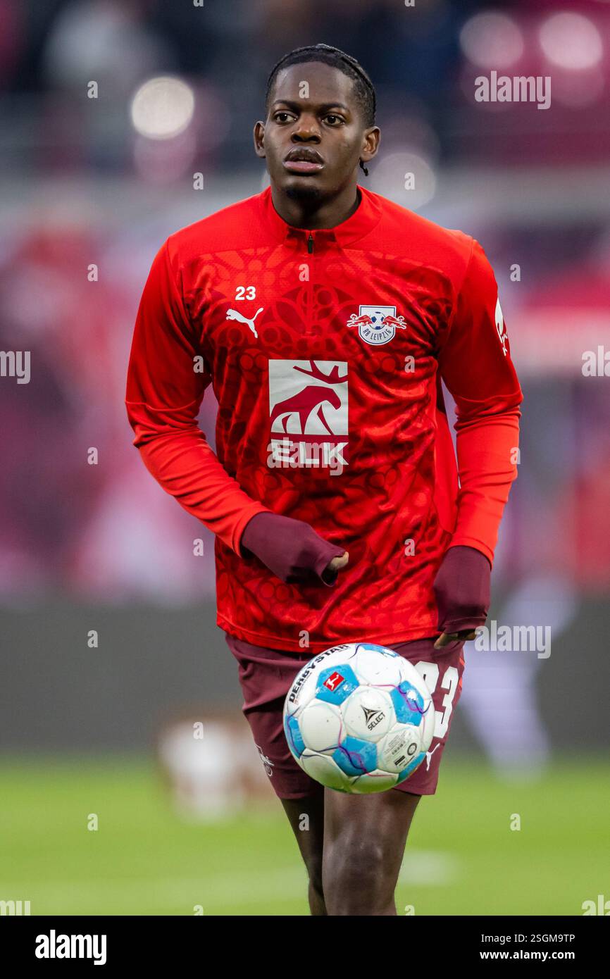 Leipzig, Germany. 09th Feb, 2025. Castello Lukeba (23) of RB Leipzig is ...