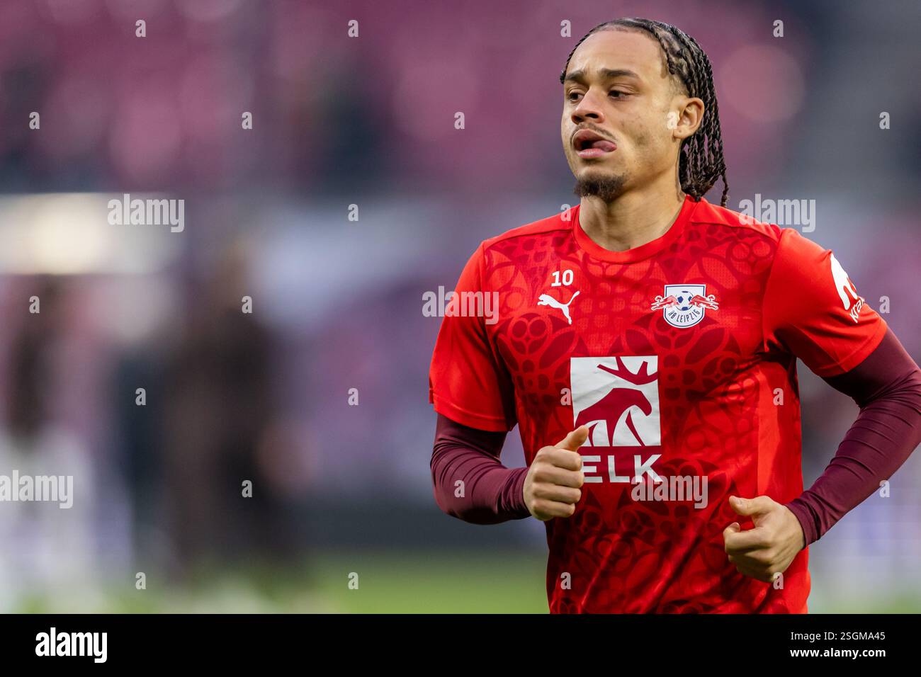 Leipzig, Germany. 09th Feb, 2025. Xavi Simons (10) of RB Leipzig is ...