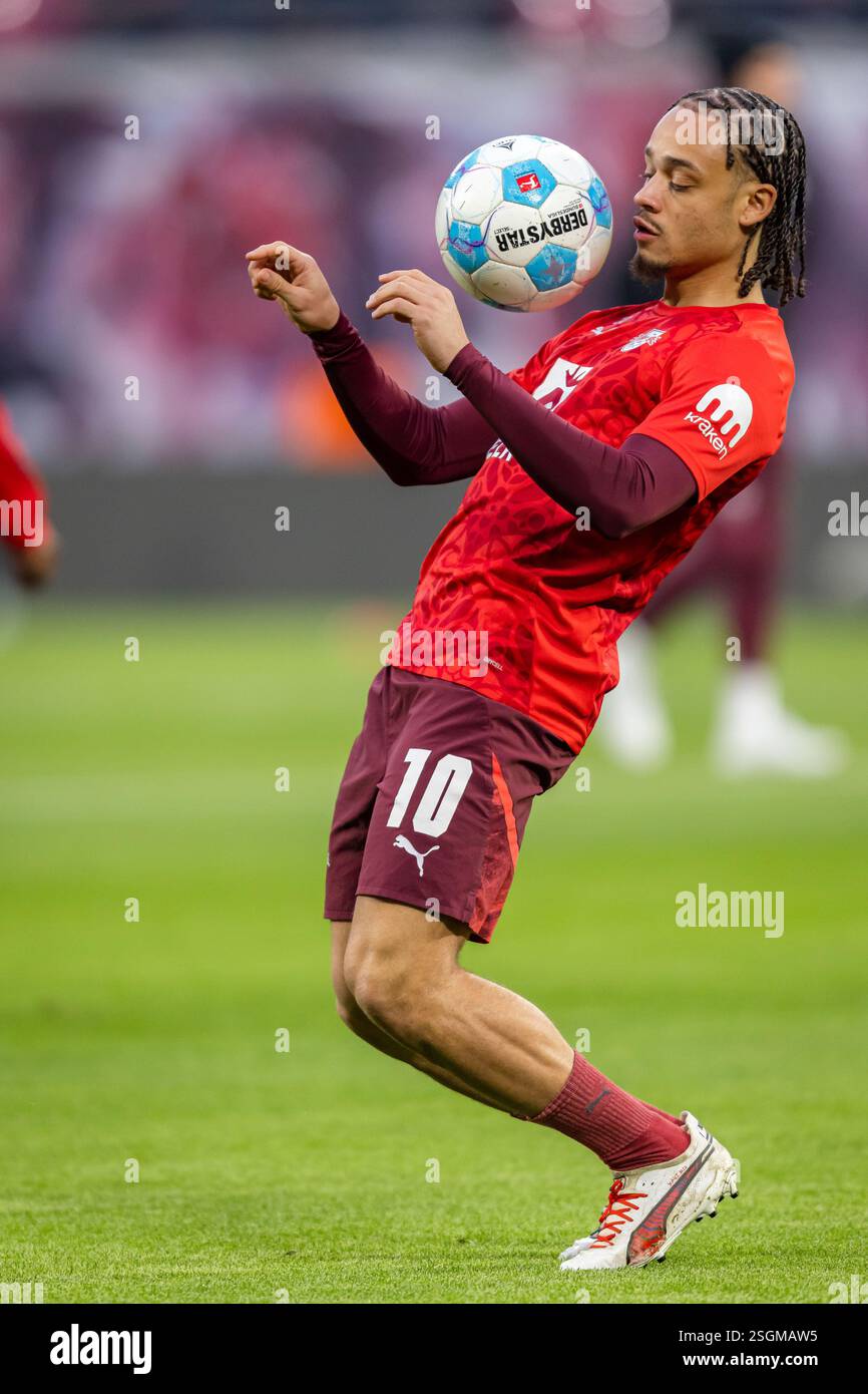 Leipzig, Germany. 09th Feb, 2025. Xavi Simons (10) of RB Leipzig is ...