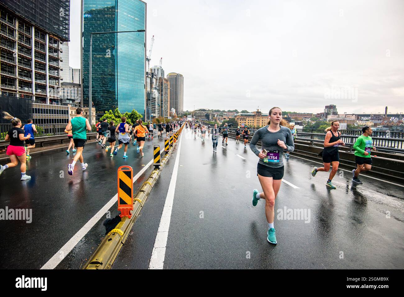 Hoka runaway sydney half marathon and 10km run 2024 hi-res stock ...