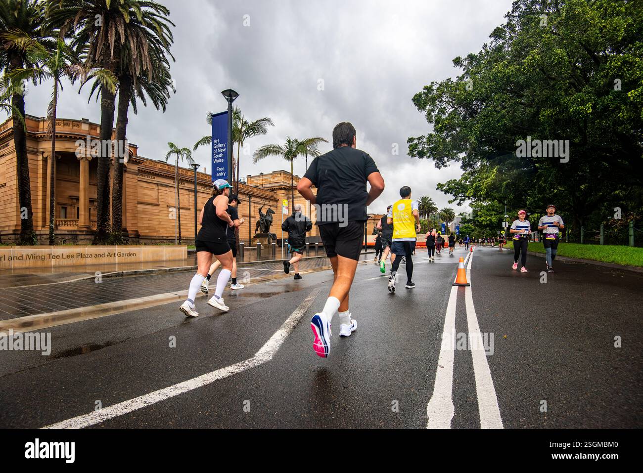 Hoka runaway sydney half marathon and 10km run 2024 hi-res stock ...
