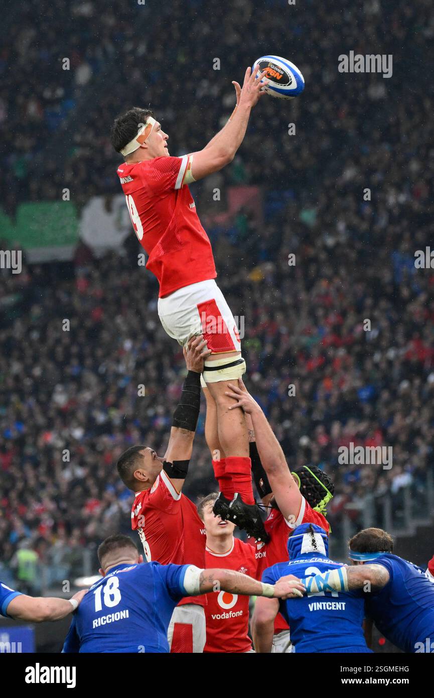 Roma, Italia. 08th Feb, 2025. Wales's Teddy Williams during the Six ...