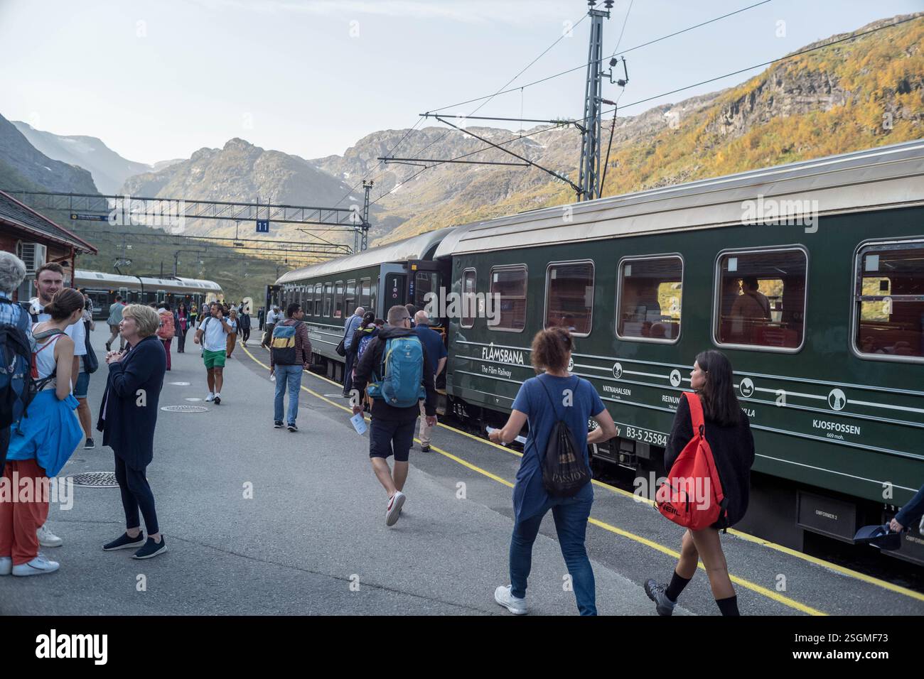 Passengers board the Flamsbana train at myrdal station Stock Photo - Alamy