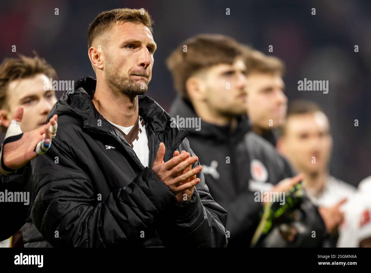 Leipzig, Germany. 09th Feb, 2025. Siebe van der Heyden of St. Pauli ...