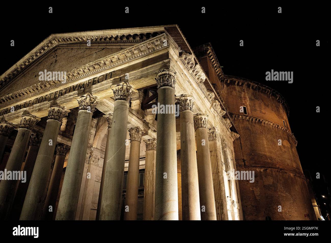 The illuminated Pantheon facade and rotunda at night in Rome Stock ...