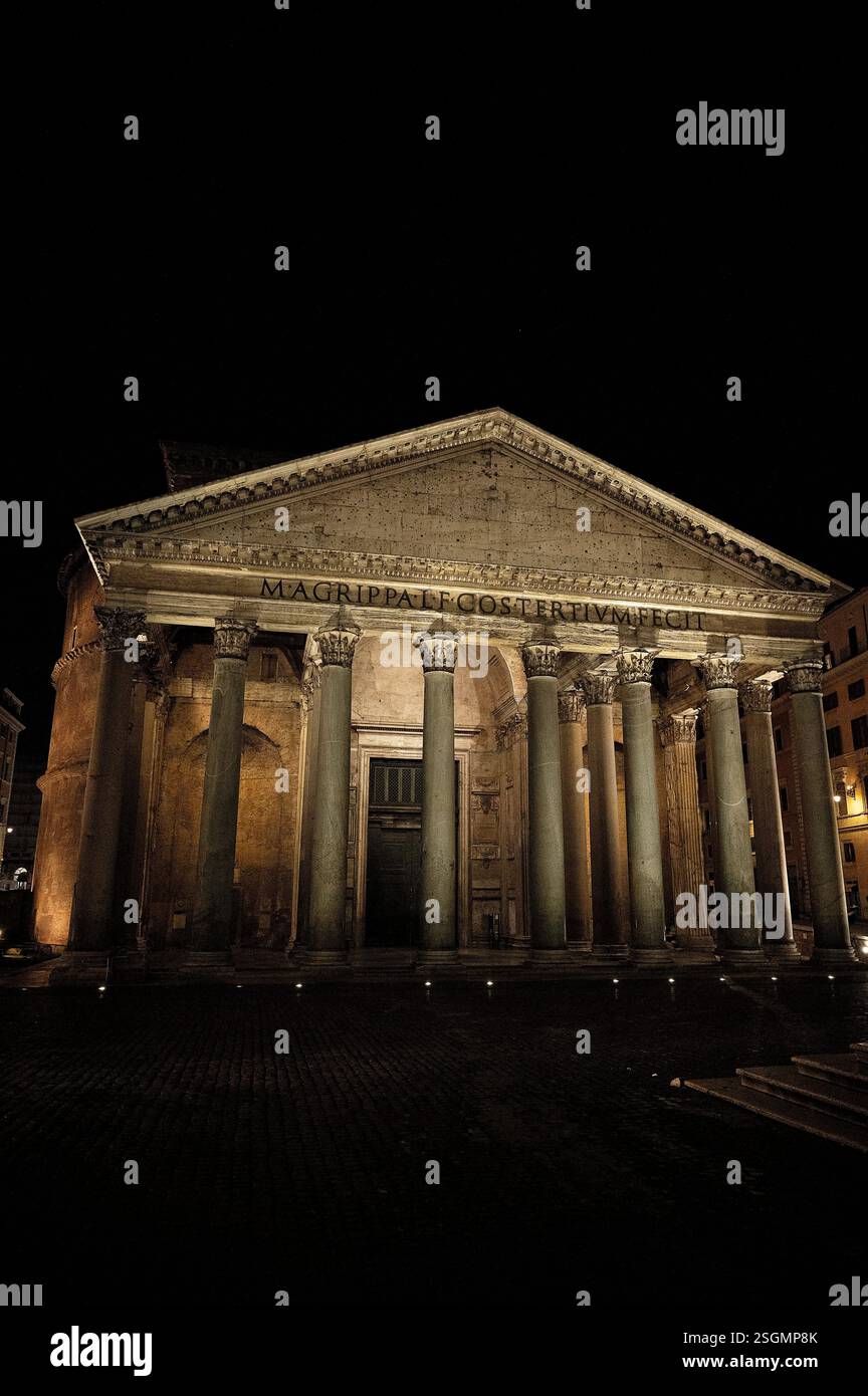 Rome pantheon dramatic night hi-res stock photography and images - Alamy