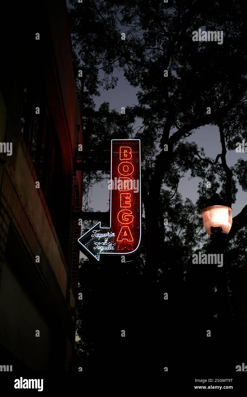 Bodegsign hi-res stock photography and images - Alamy