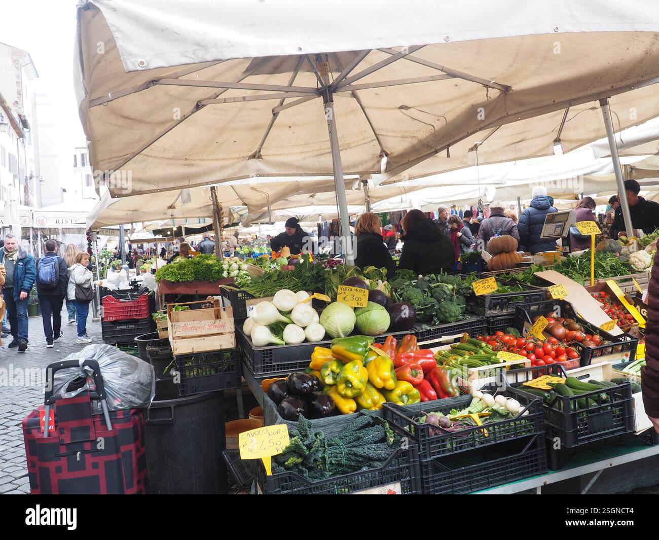 Rome market place flower hi-res stock photography and images - Alamy