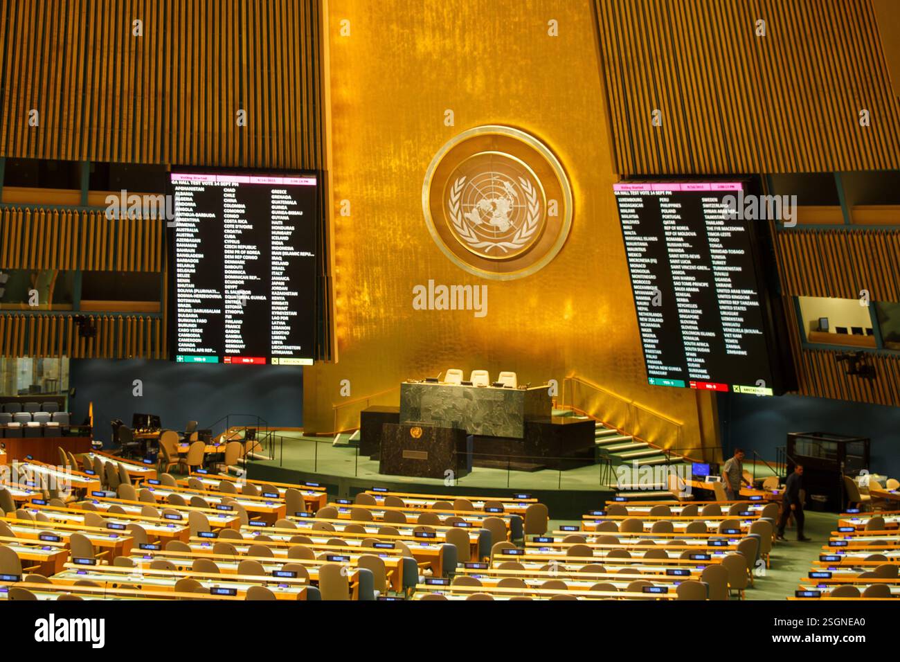 The Assembly Hall in the United Nations headquarters Assembly Building ...