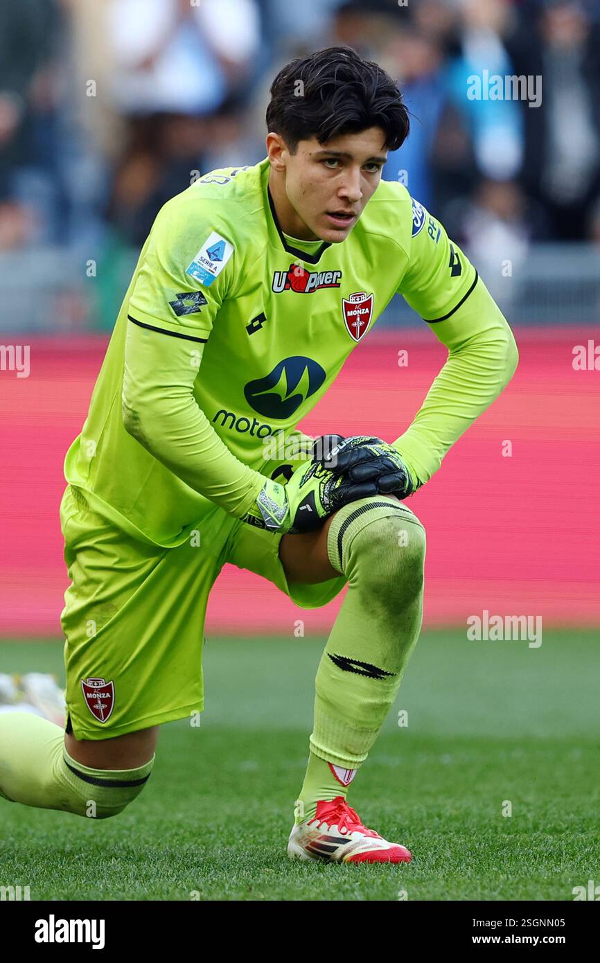 Roma, Italia. 09th Feb, 2025. AC Monza's goalkeeper Semuel Pizzignacco ...