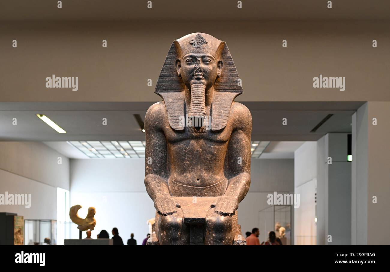 ABU DHABI - SEPT 15: Pharaoh statue in Louvre Museum in Abu Dhabi on ...