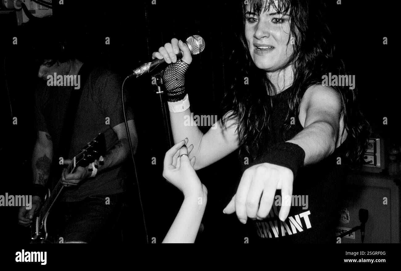 JULIETTE LEWIS AND THE LICKS, SWEATY PUNK GIG, 2005: Hollywood actress ...