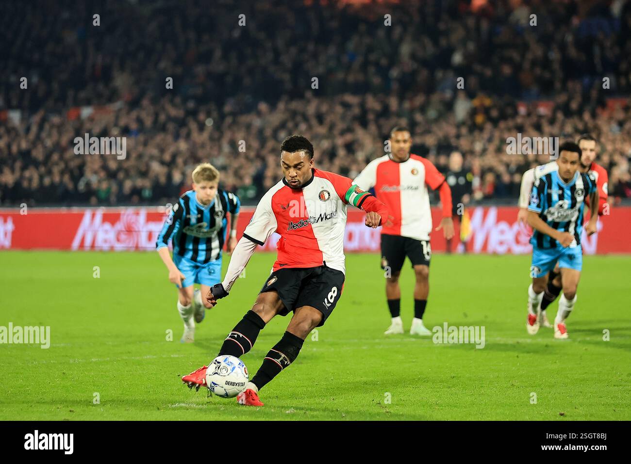 ROTTERDAM, 08-02-2025, Stadium de Kuip, Dutch Eredivisie football ...