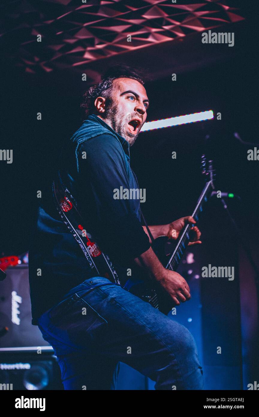 Rome, Italy. 08th Feb, 2025. Christopher Appleton play the guitar ...