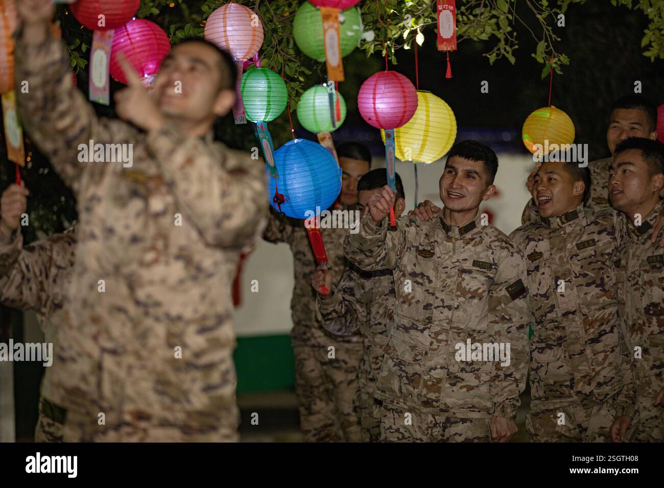 Officers and soldiers solve lantern riddles to celebrate the upcoming ...