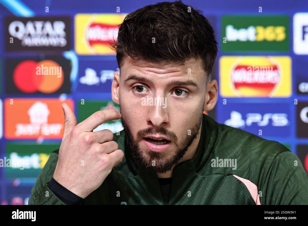 Rúben Dias of Manchester City speaks to the press during the UEFA ...