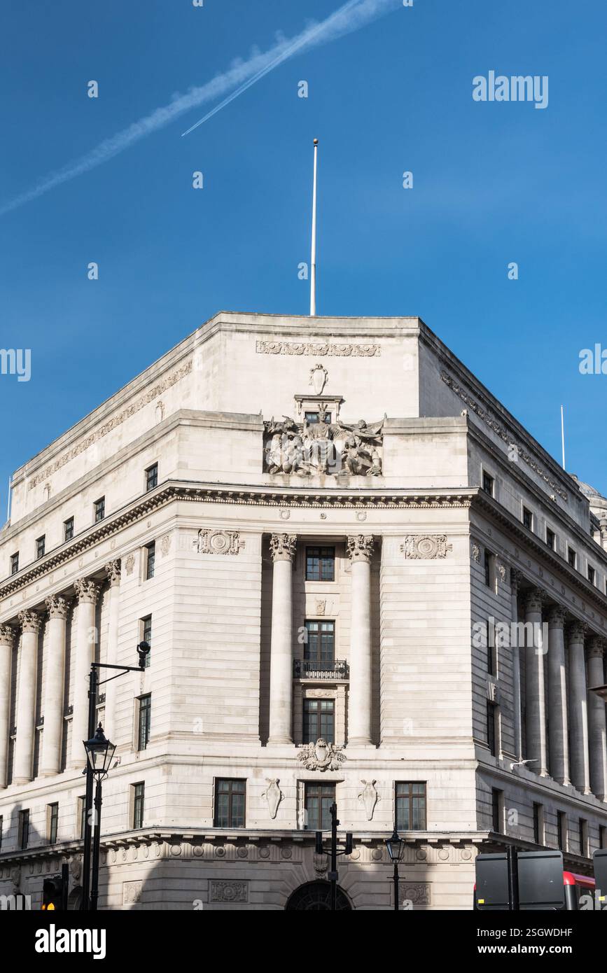 The old NatWest Bank building at 1 Prince's Street, London, EC3 Stock ...