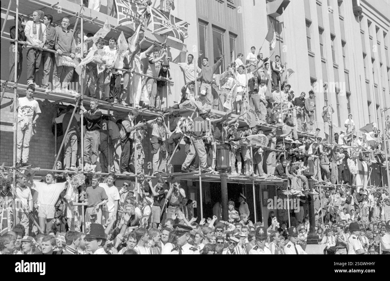 The Arsenal Stadium in Avenell Road, Highbury is swamped fans as they ...