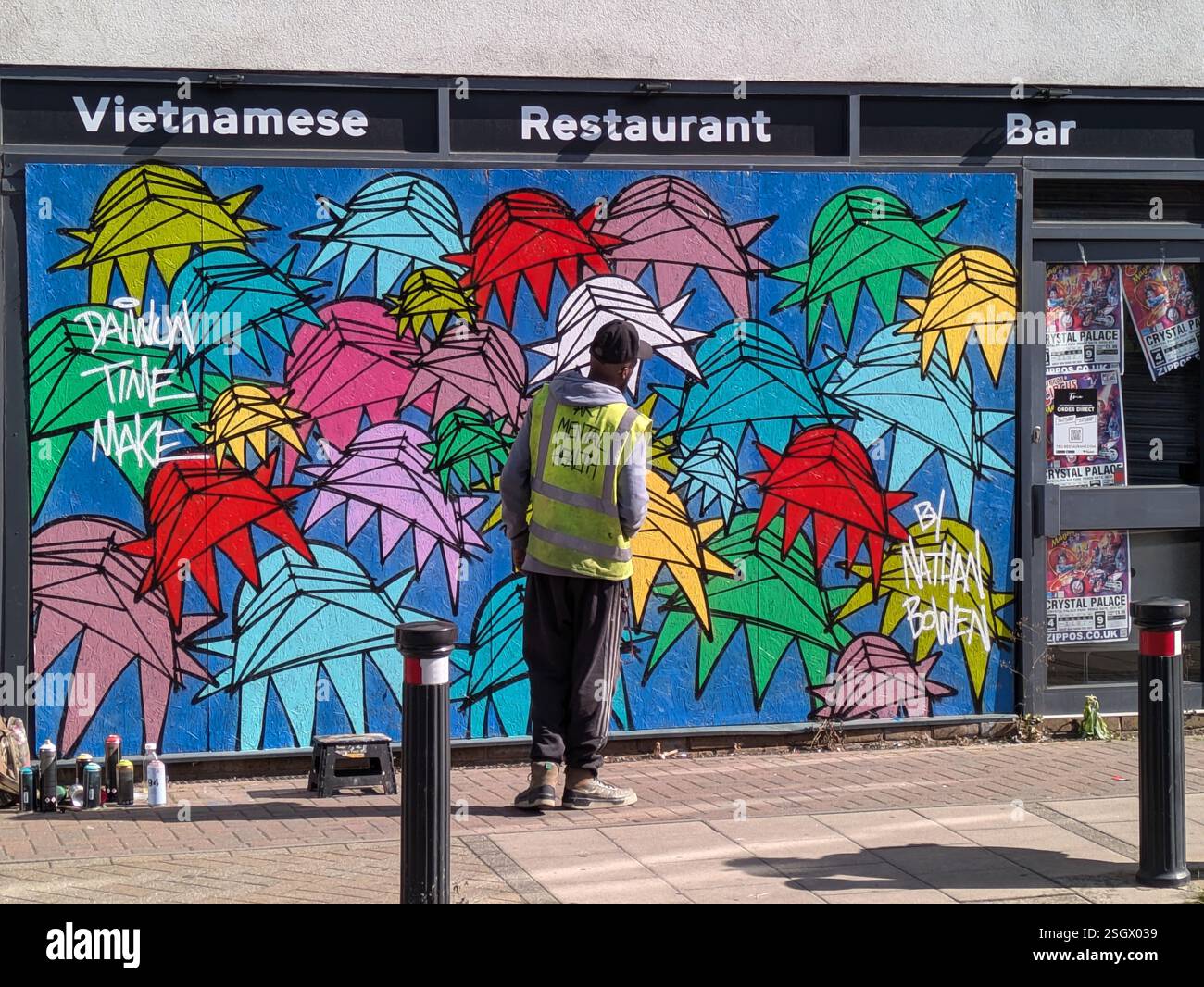 Street artist Nathan Bowen in Forest Hill London Stock Photo - Alamy
