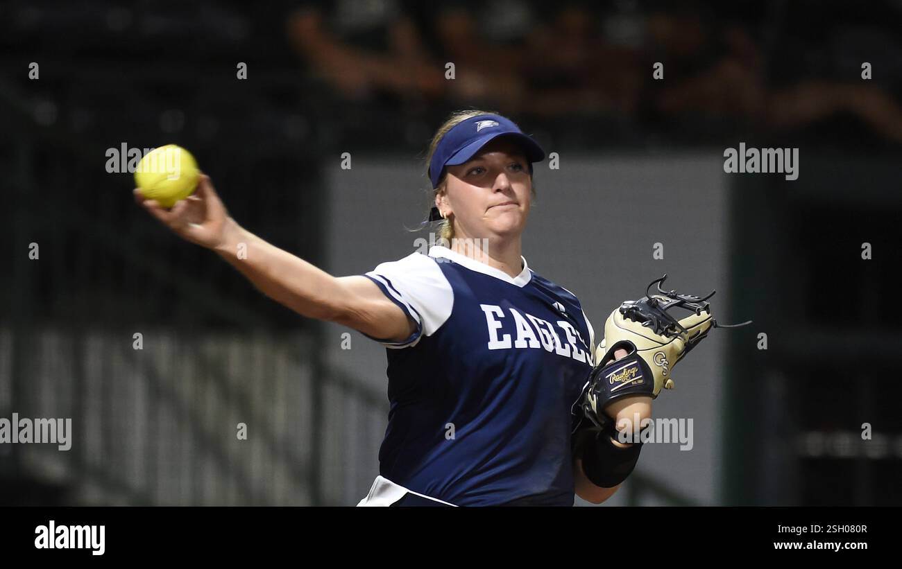 Georgia Southern University's Madi Gillespie (9) fires to first during ...