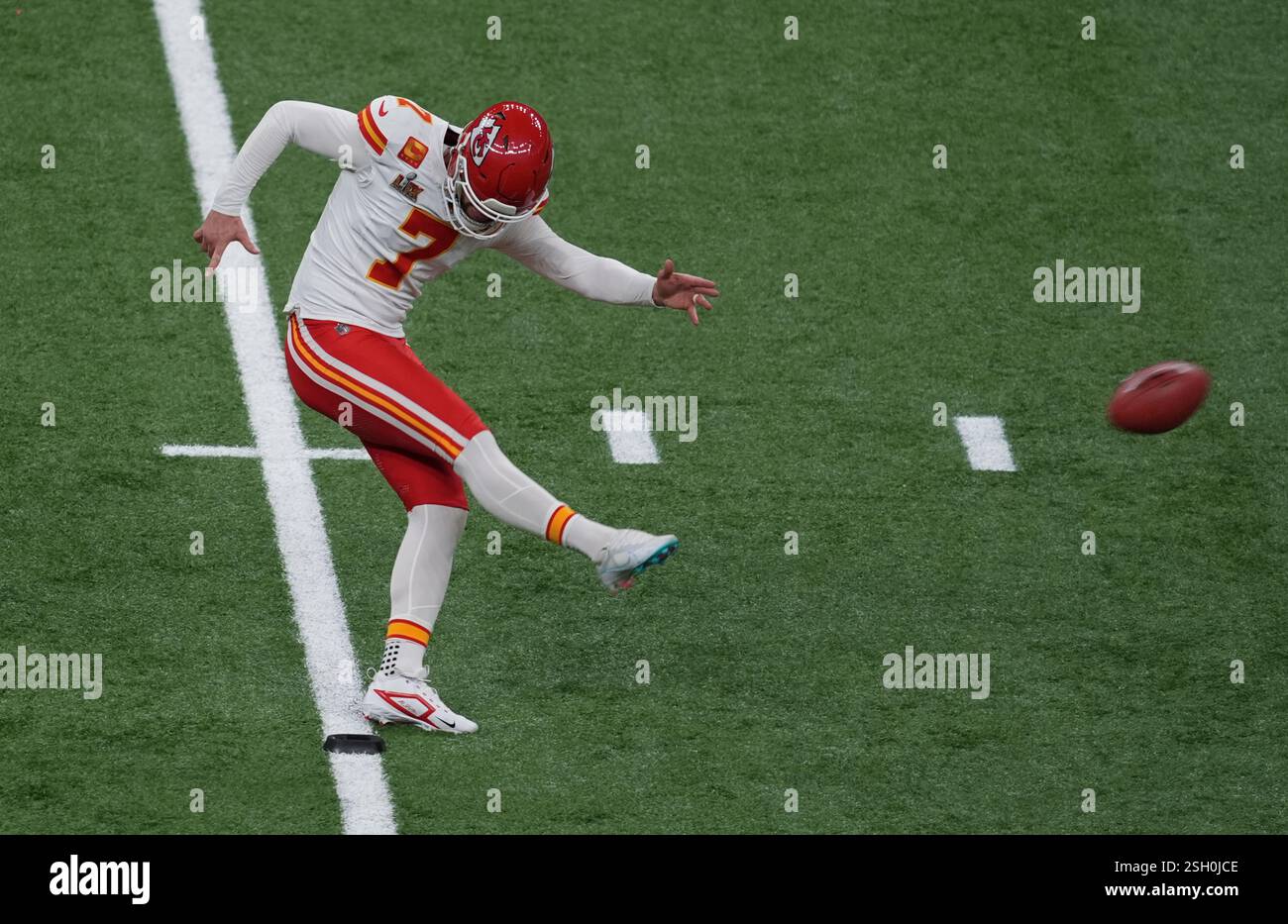 Kansas City Chiefs kicker Harrison Butker (7) kicks off during NFL ...
