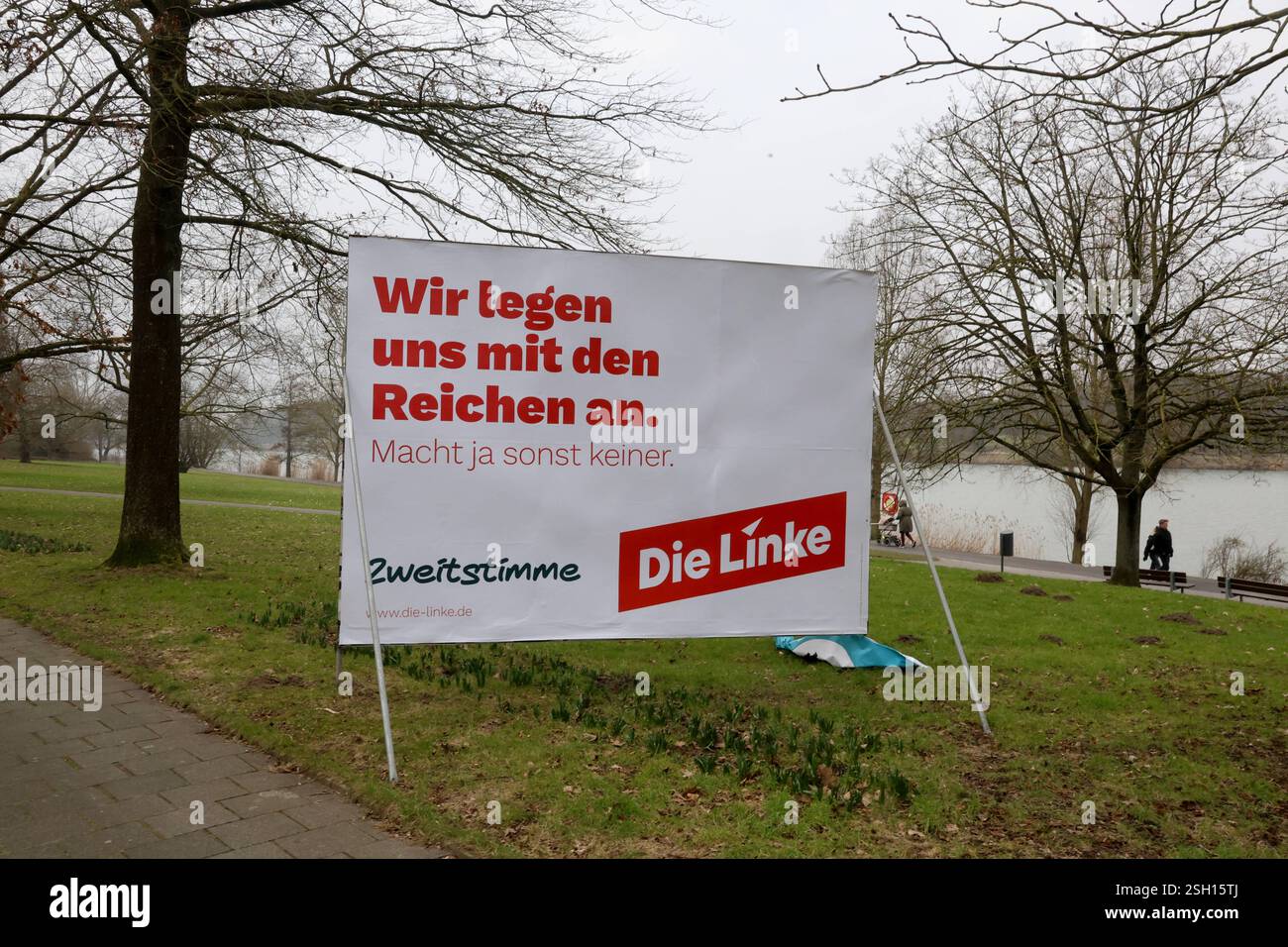 Bundestagswahl 2025. Wahlplakat der Partei Die Linke Wir legen uns mit ...