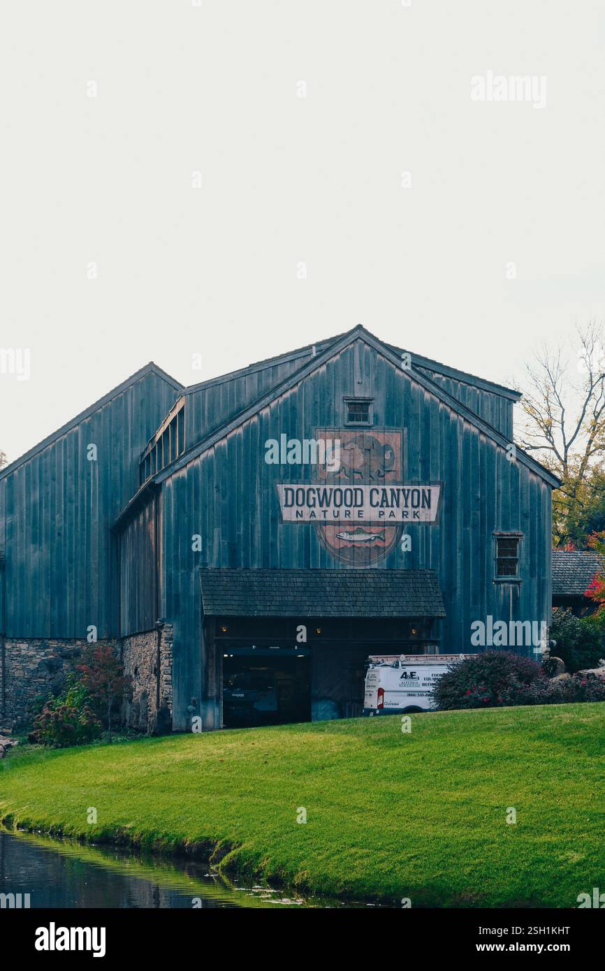 Rustic Charm – Embracing New Life in an Old Barn Countryside Retreat ...