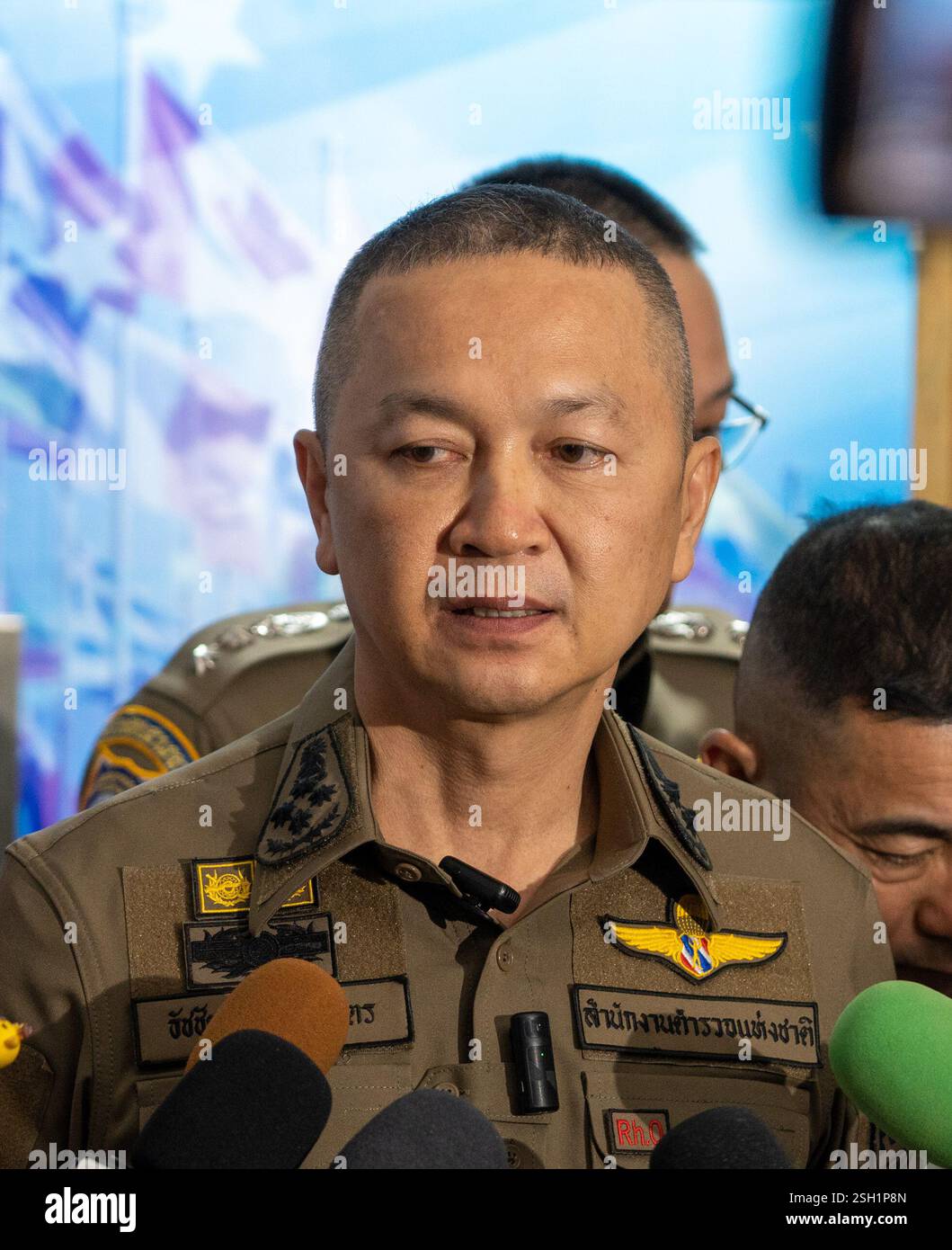 Mae Sot, Thailand. 10th Feb, 2025. Senior inspector general of the Thai ...