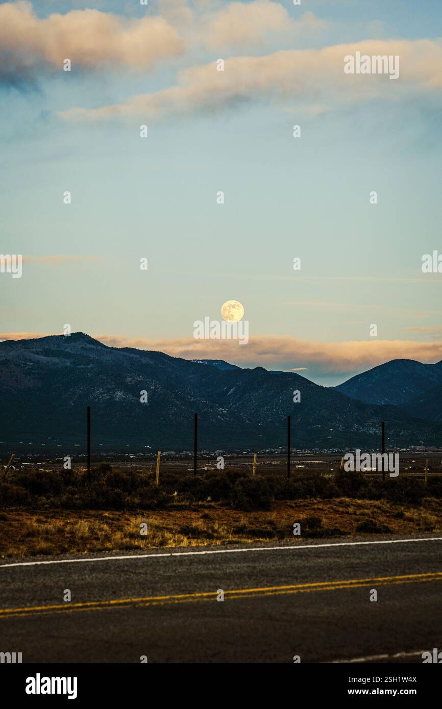 Full moon over snow hi-res stock photography and images - Alamy