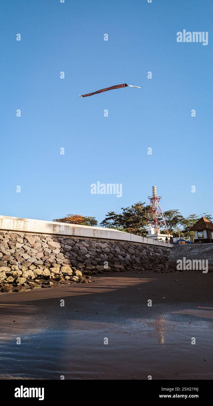 View rocks sandy shoreline hi-res stock photography and images - Alamy
