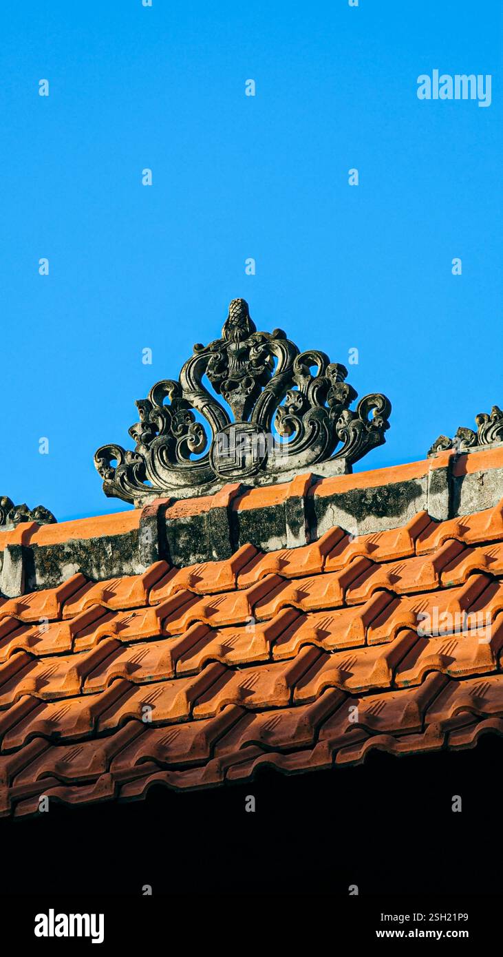 Ornamental roofline hi-res stock photography and images - Alamy