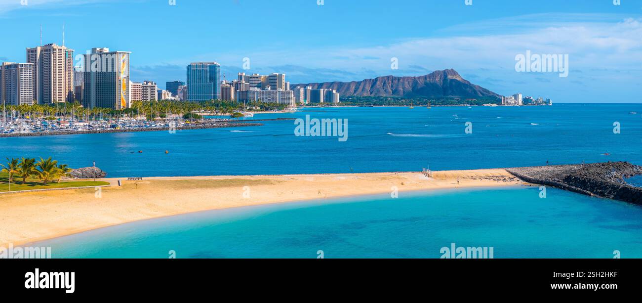 Aerial View of Waikiki Beach, Honolulu, and Diamond Head Crater Stock ...