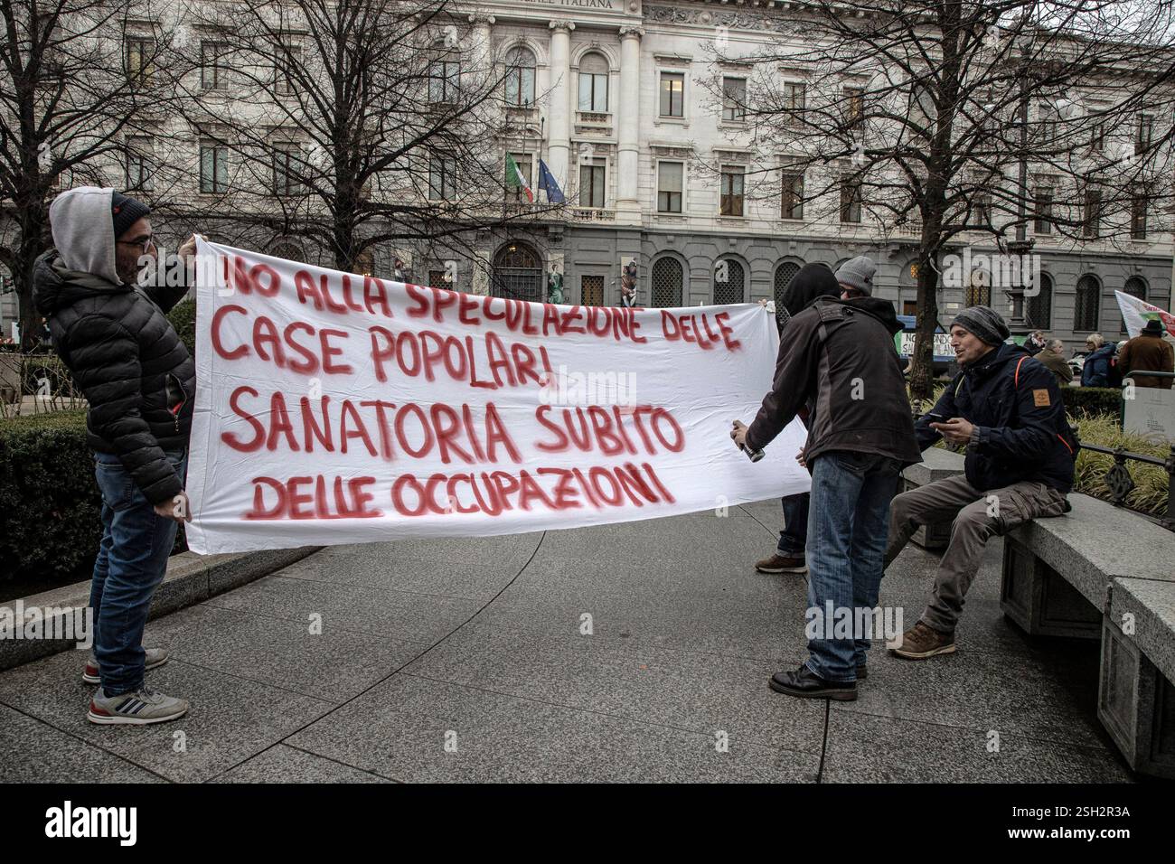 Milano, Italia. 10th Feb, 2025. Presidio organizzato dai comitati ...