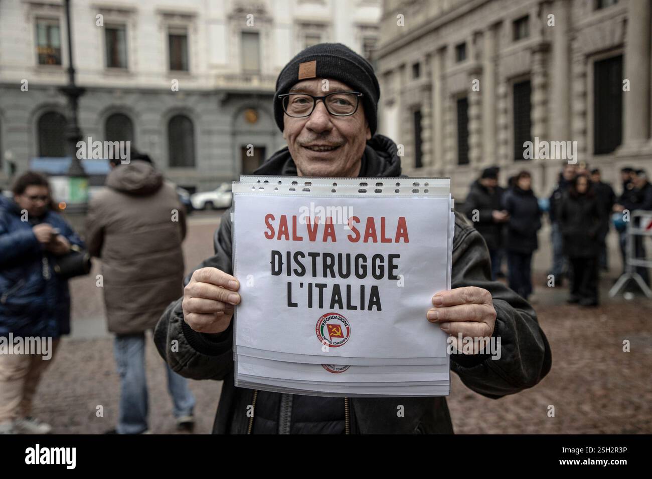 Milano, Italia. 10th Feb, 2025. Presidio organizzato dai comitati ...
