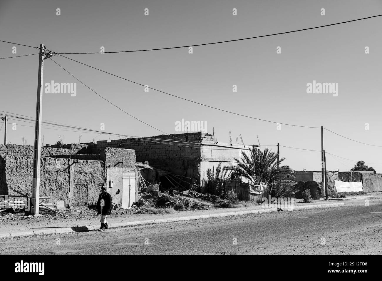 Exploring the streets of little moroccan villages, dry and hot weather ...