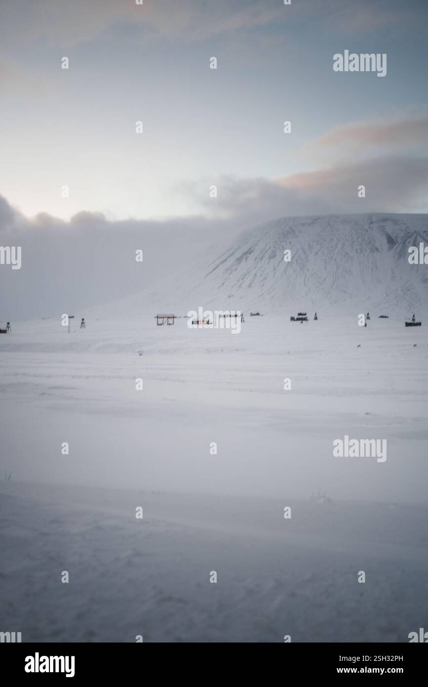 Wooden cabins in the arctic winter outside Longyearbyen, Svalbard Stock ...