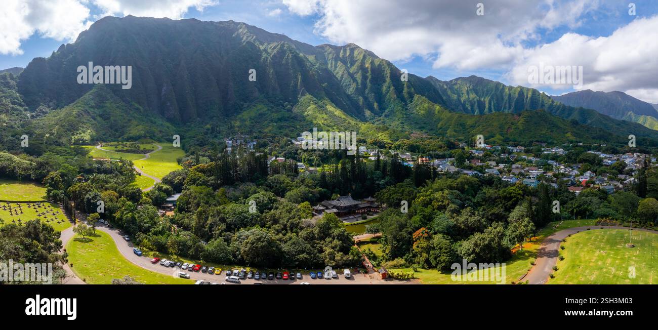Aerial View of Ko olau Mountains and Byodo In Temple in Oahu, Hawaii ...