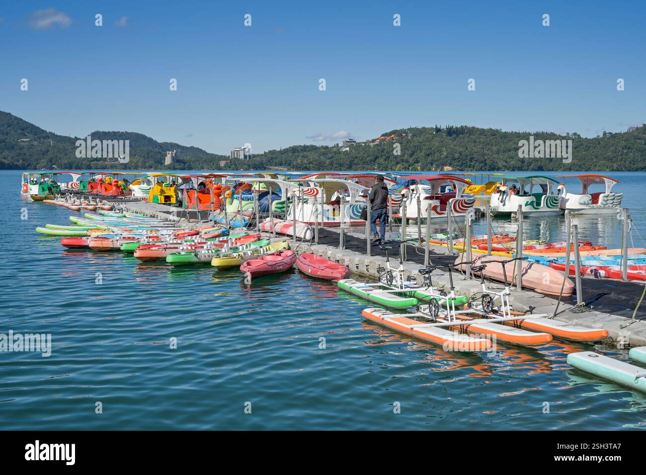 Kanus, Paddelboote, Bootsanleger, Pier, Ita Thao, Sonne-Mond-See, Yuchi ...