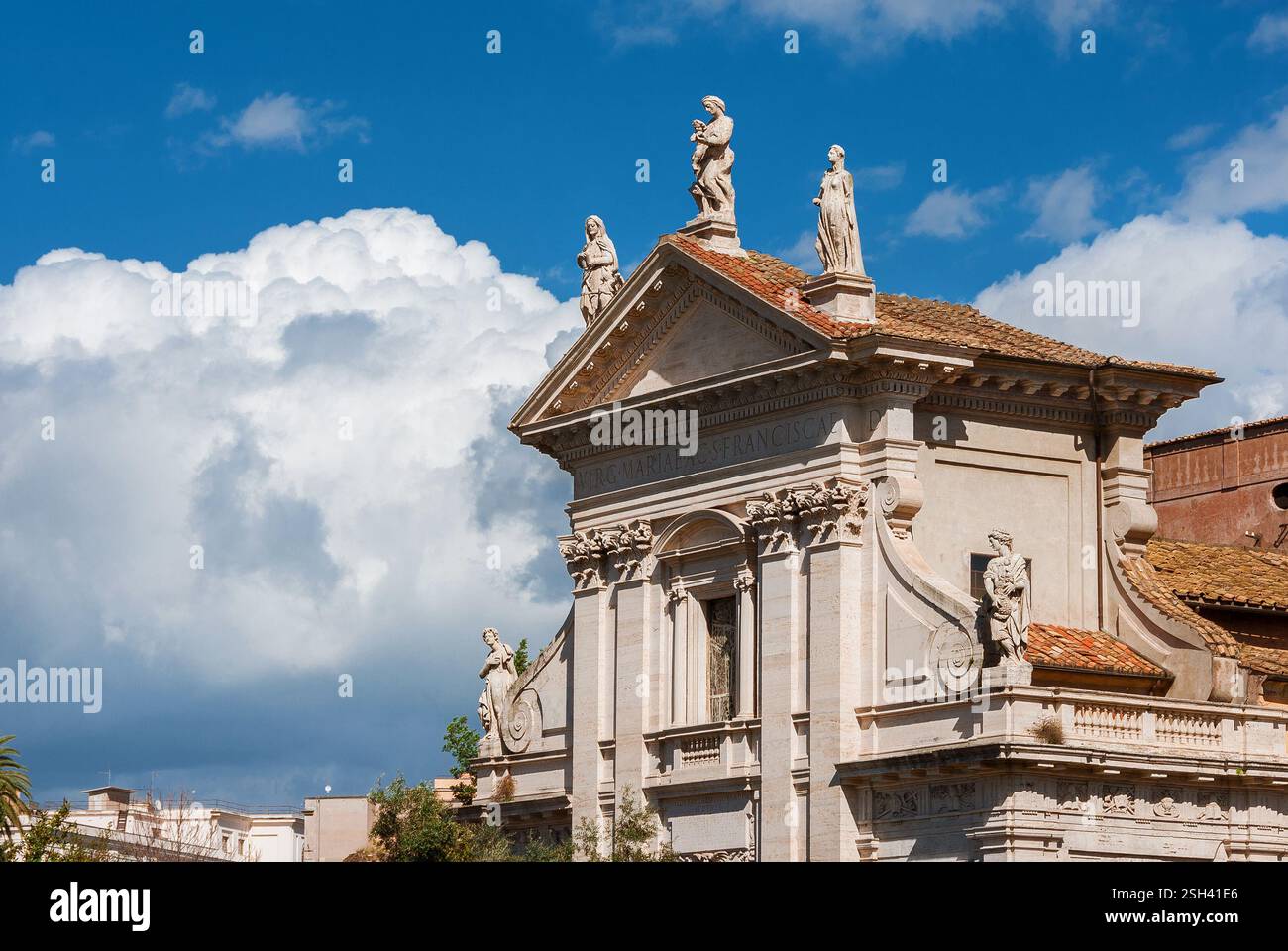 Basilica of Saint Frances of Rome beautiful renaissance and baroque ...
