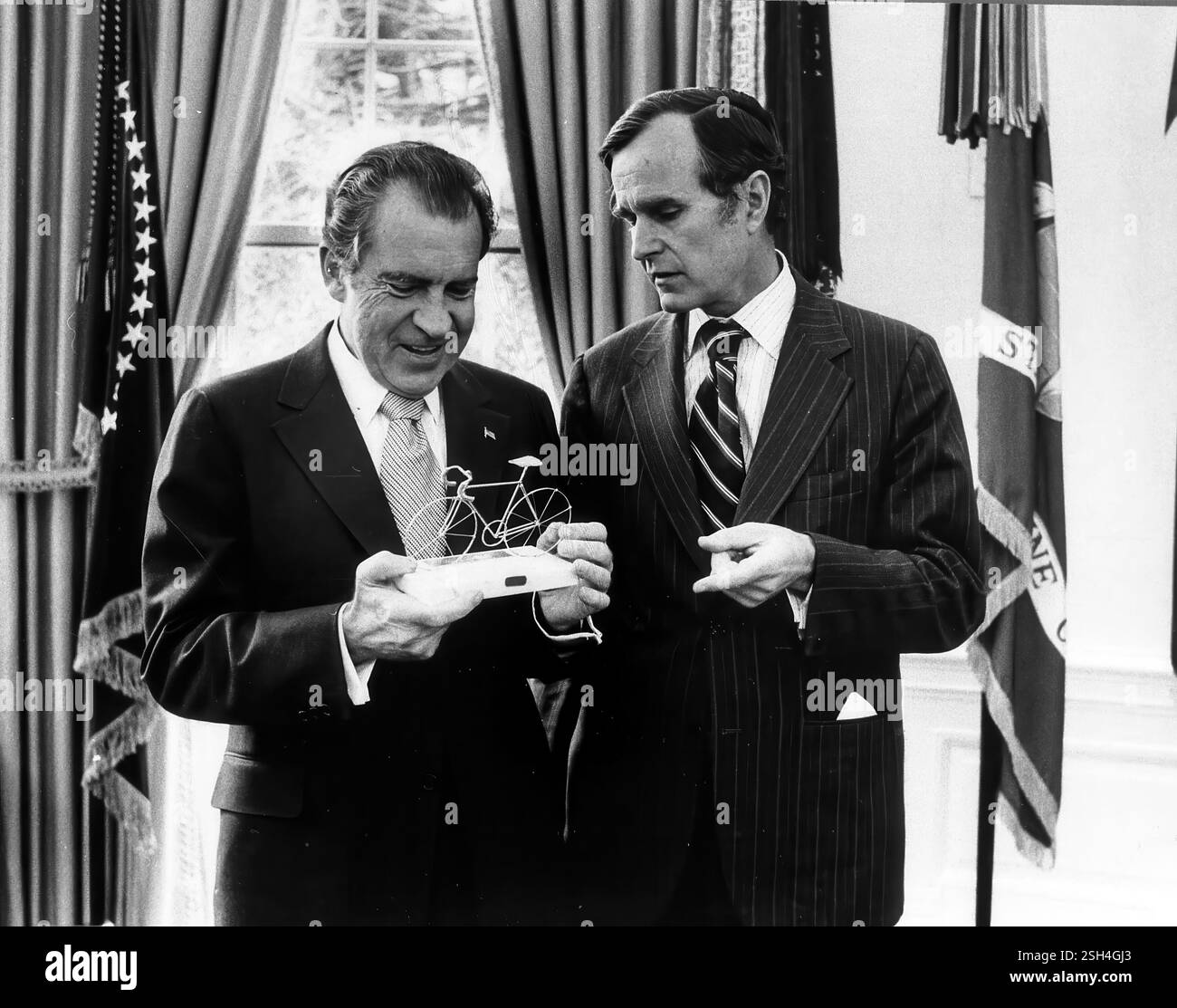 George h w bush Black and White Stock Photos & Images - Alamy