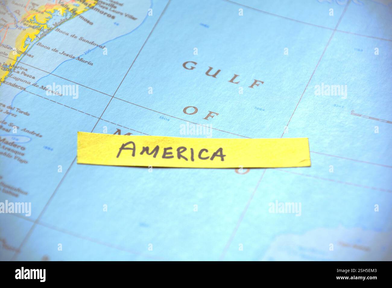US President Donald Trump changes the name of the "Gulf of Mexico" to ...