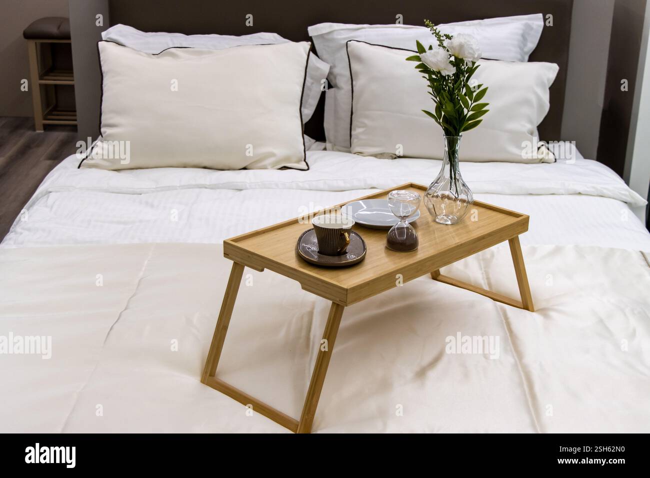 Table of comfort hi-res stock photography and images - Alamy