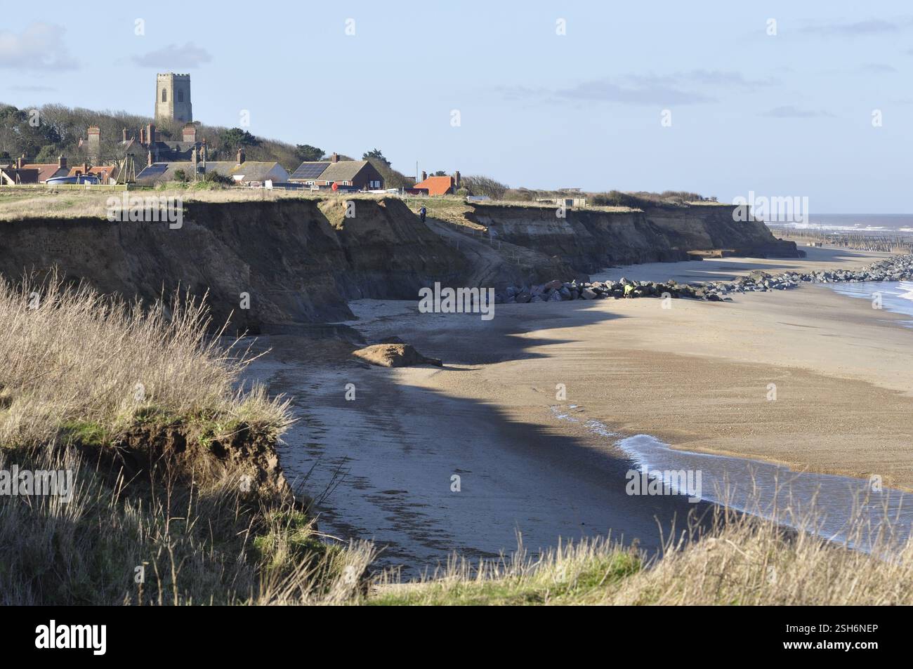 coastal erosion at Happisburgh Norfolk England UK Stock Photo - Alamy