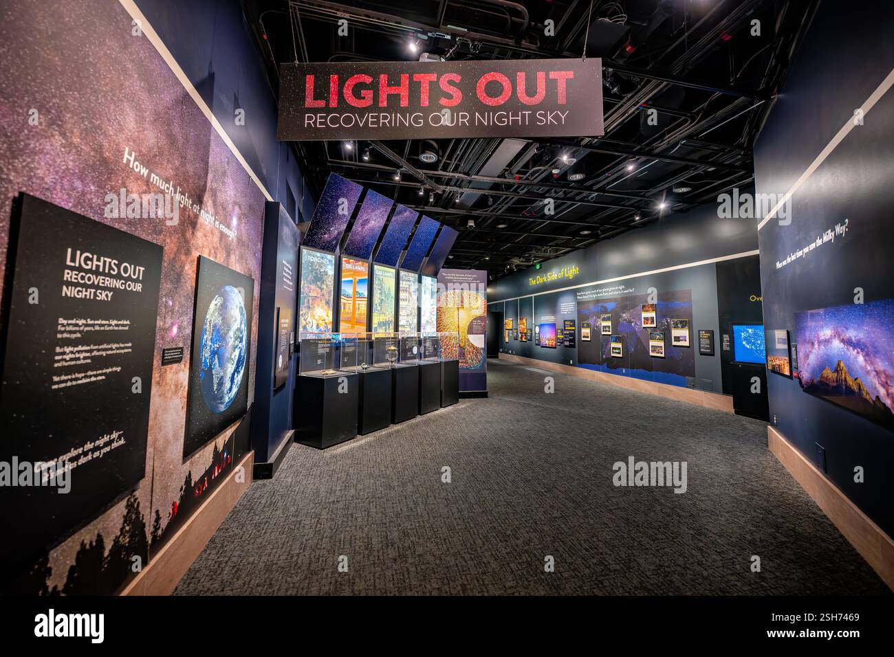 Tactile museum exhibits hi-res stock photography and images - Alamy