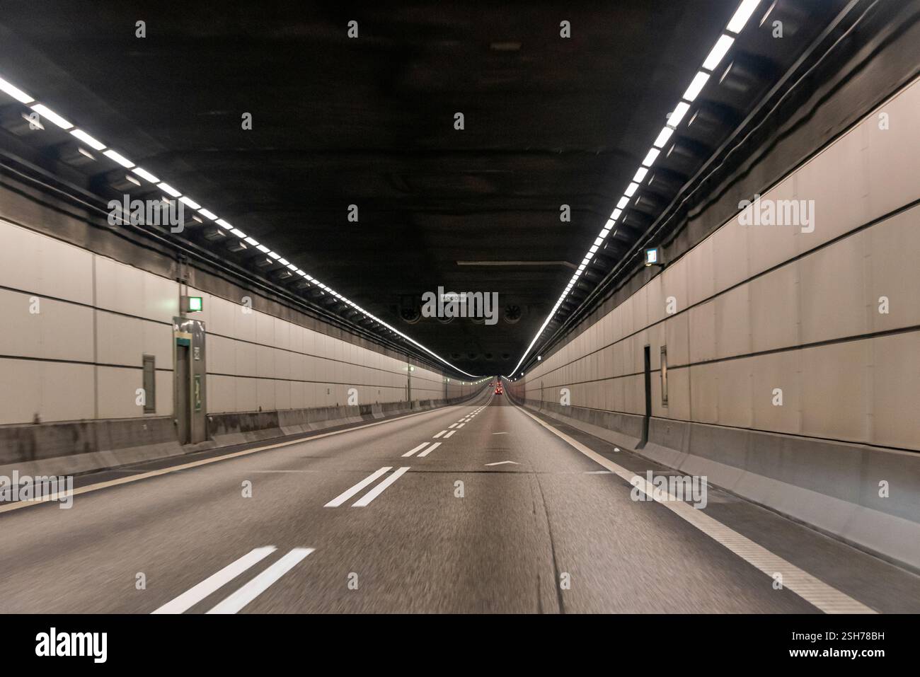 Oresund Bridge, between, Copenhague, Denmark and Malmo, Sweden Stock ...
