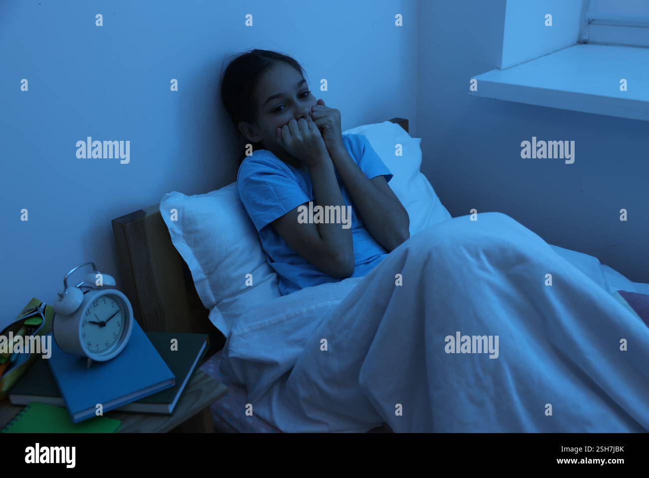 Tween girl bed hi-res stock photography and images - Alamy